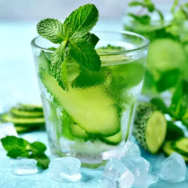 Mint Water Benefits of drinking mint water in summer