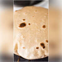 मुगल बादशाह खूब खाते थे 'रोटी', लेकिन जानते हैं यह कहां से आई?