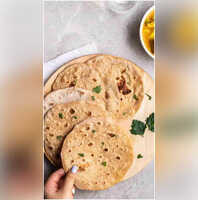 मुगल बादशाह खूब खाते थे 'रोटी', लेकिन जानते हैं यह कहां से आई?