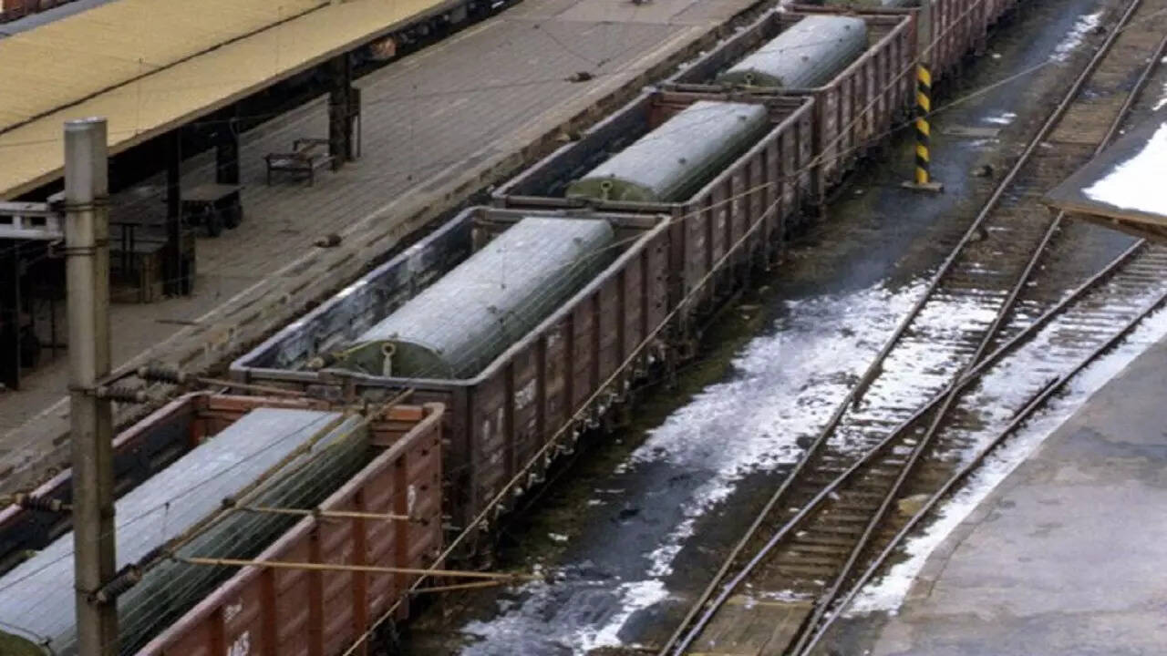 Nuclear Train: वो ट्रेन जिसपर लगी थी परमाणु हथियारों से लैस मिसाइल ...