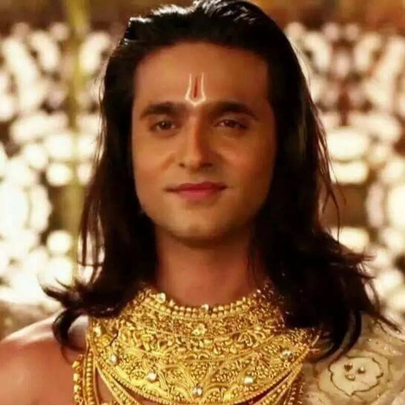 पर्दे पर भगवान राम बनकर सोने के सिंहासन पर बैठे ये स्टार्स, रातों-रात ...