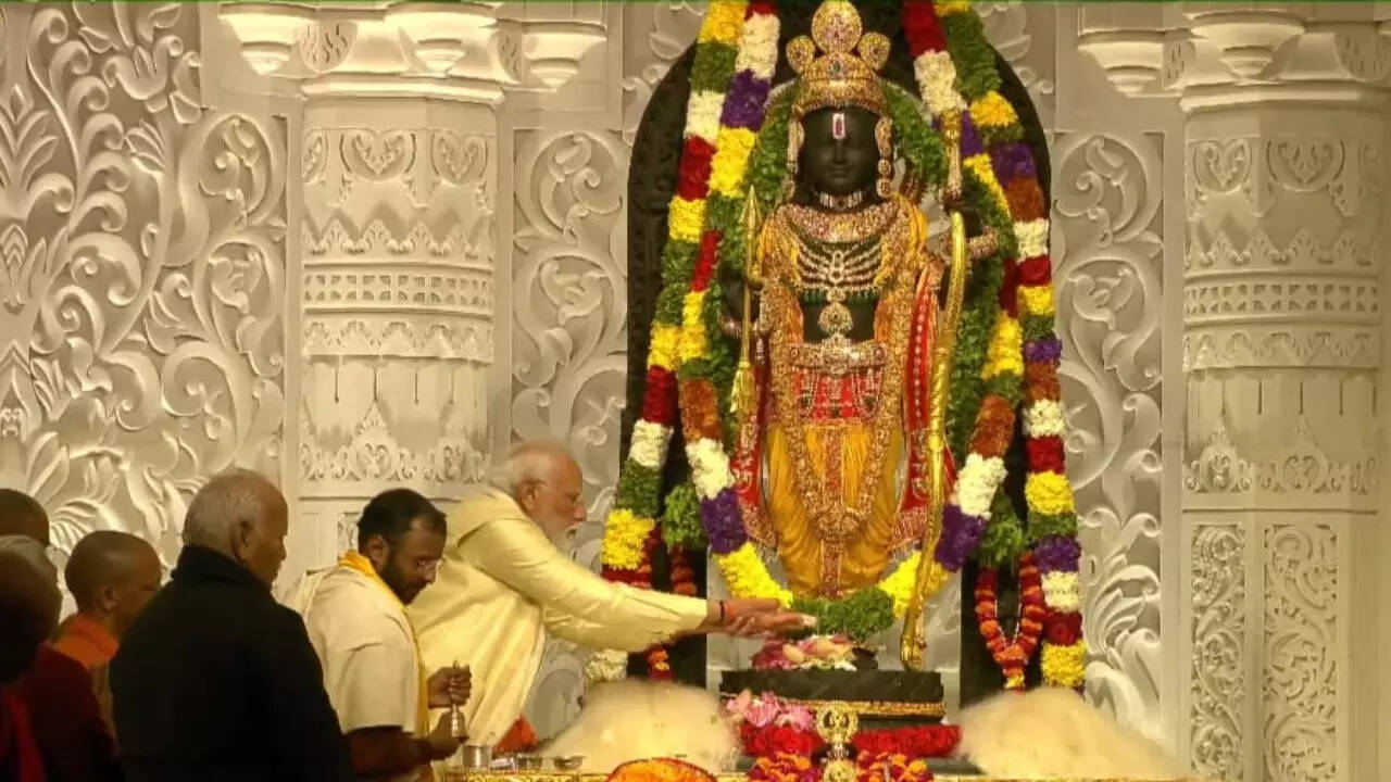 Ramlala Pran Pratishtha First Photos Ayodhya Ram Mandir See Pictures - Ramlala Photos: आ गए ...