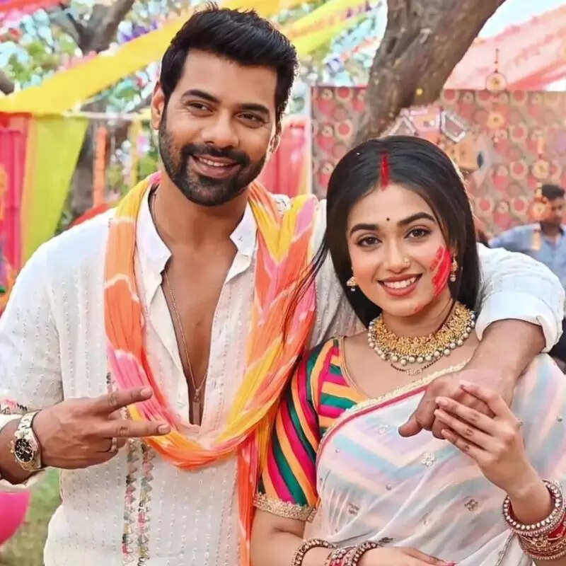 TV की इन 9 हसीनाओं ने बाप की उम्र के एक्टर संग फरमाया इश्क, पैसों की ...