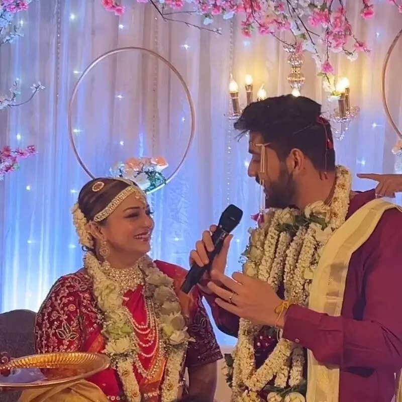 Neha Laxmi Iyer और रुद्रायश जोशी ने दो रीति-रिवाजों से की शादी, जन्मों ...