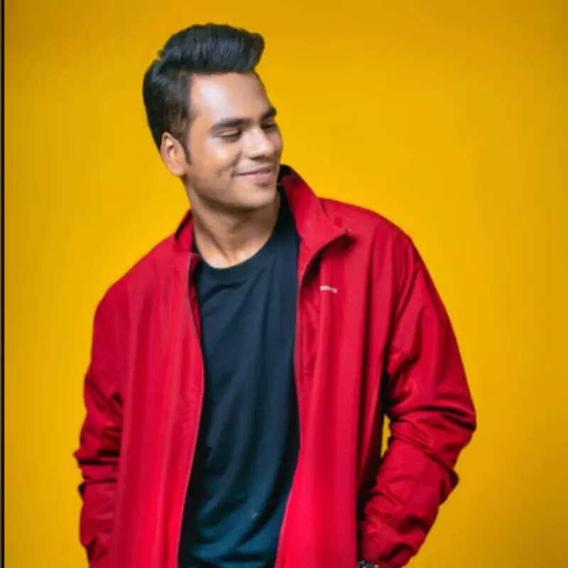 Taarak Mehta Ka Ooltah Chashmah के चाइल्ड आर्टिस्ट पर चढ़ा जवानी का ऐसा ...