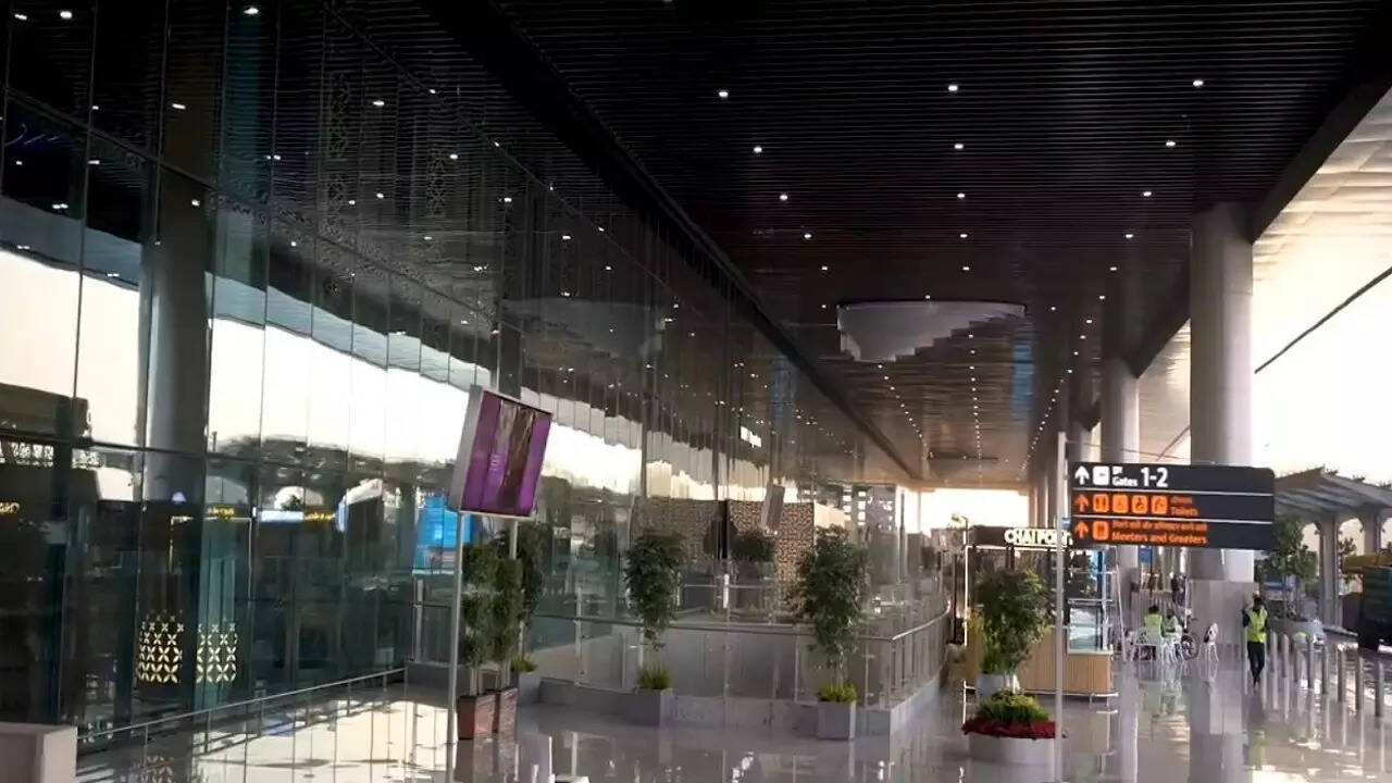 Lucknow Airport: अद्भुत है लखनऊ एयरपोर्ट का टर्मिनल-3, आधुनिक सुविधा से ...