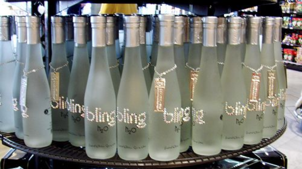 most expensive water bottles in world top 5 expensive water here is details - दुनिया के 5 सबसे ...