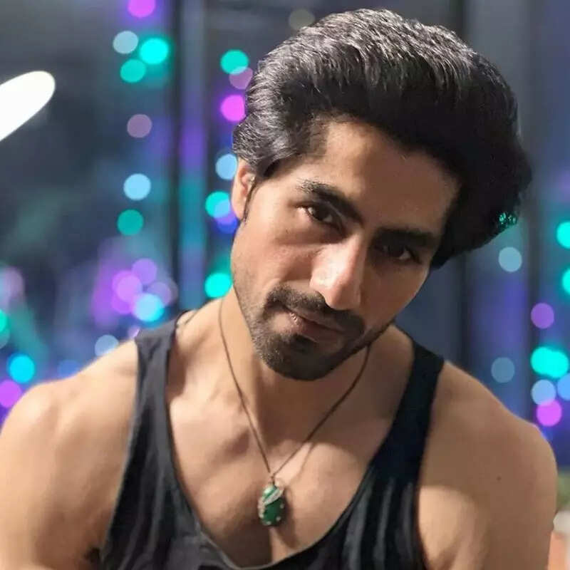 Harshad Chopda के प्यार से भरे जंजाल में फंस गई थी ये TV हसीनाएं, 16 ...