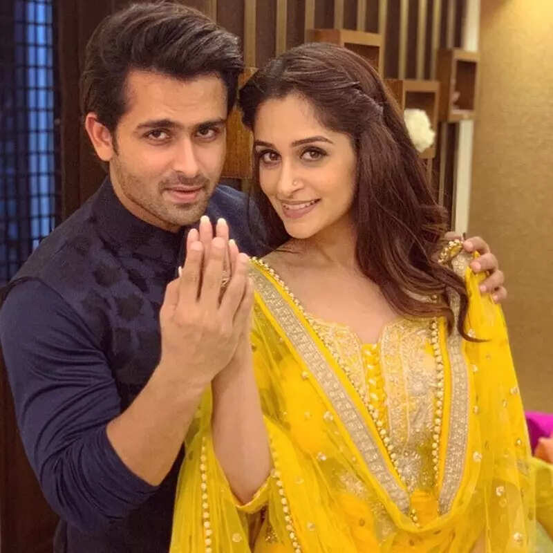 Top 7 TV Gossip 26 May:Dalljiet Kaur ने निखिल की महबूबा से पूछा सवाल, Dipika Kakar-शोएब की शादी ...