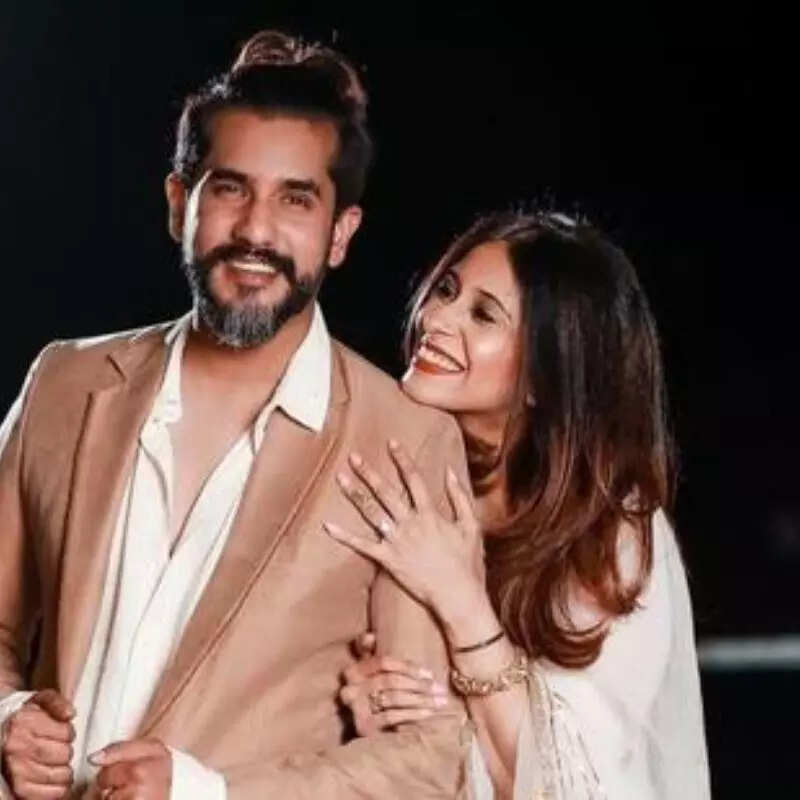 TRP की खातिर हमउम्र के एक्टर की मां बनीं ये 9 TV हसीनाएं, दो तो काम ...