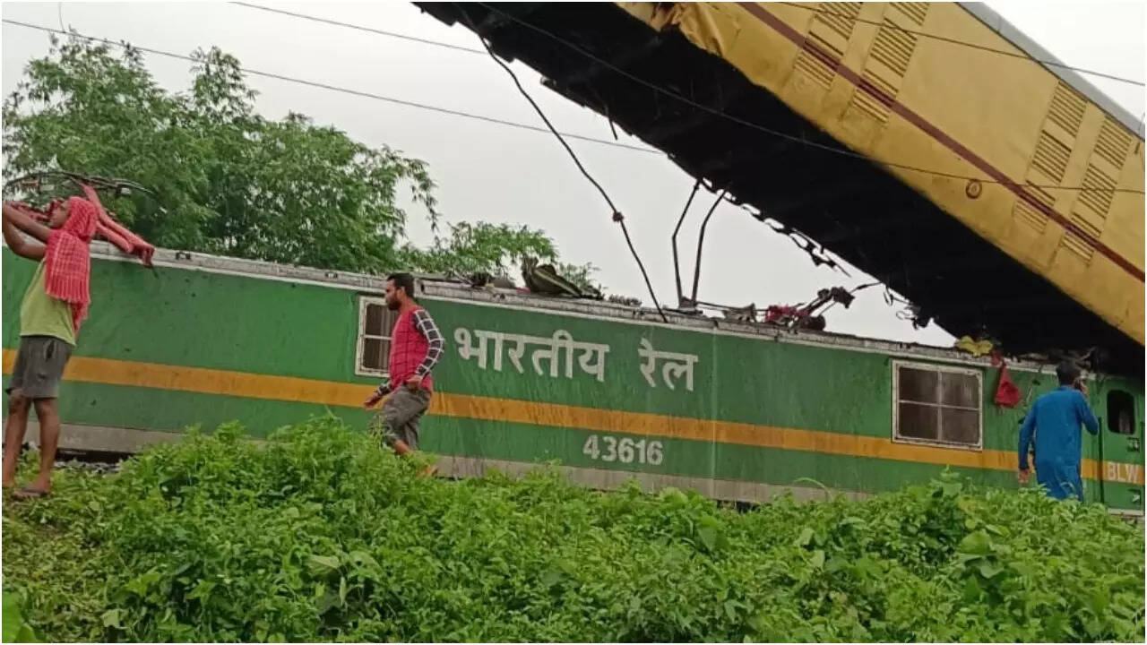 West Bengal train accident Goods train hits Kanchenjunga Express Train ...