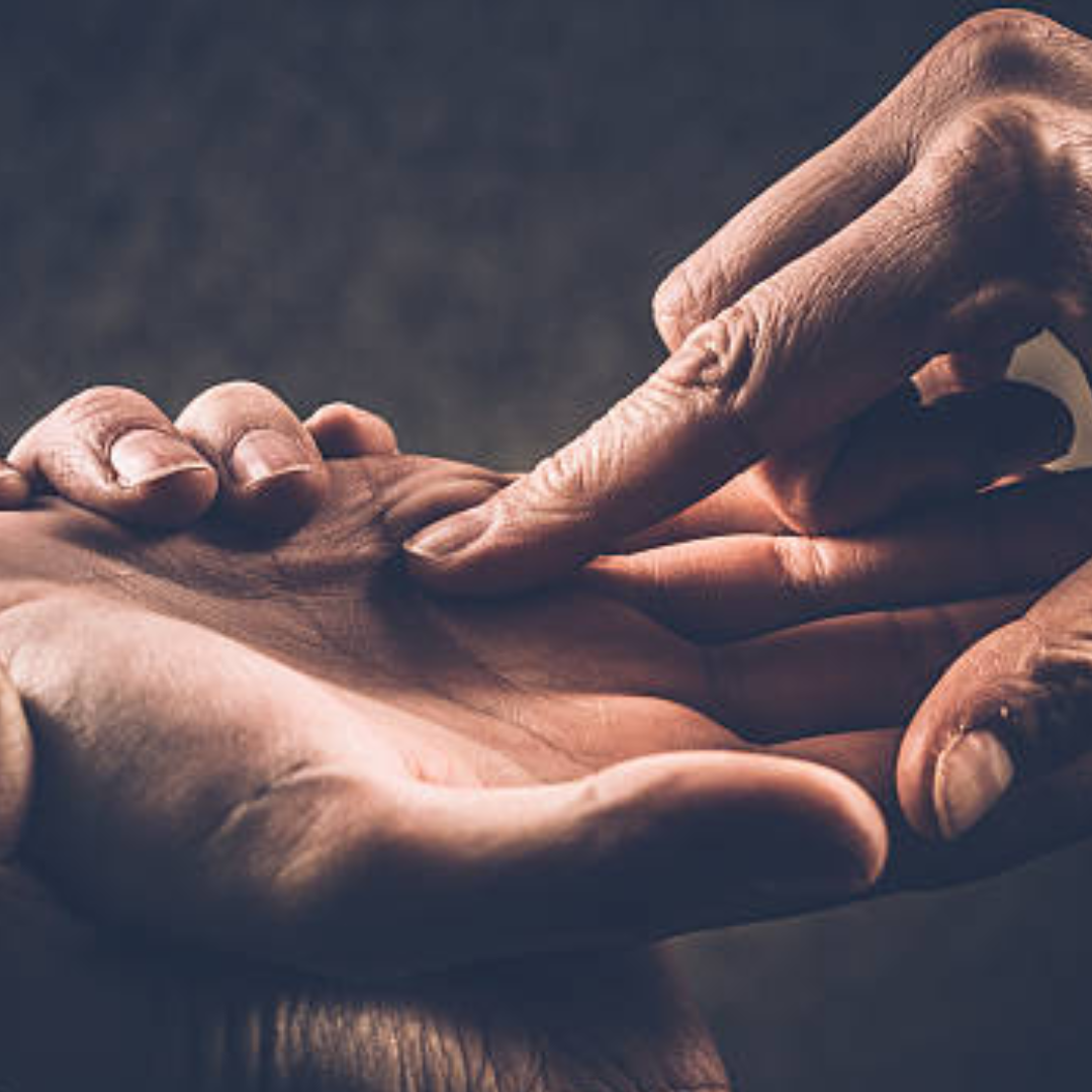 Palmistry: हाथों में मौजूद ये रेखाएं आपको बनाती हैं भाग्यवान, हर कदम पर ...