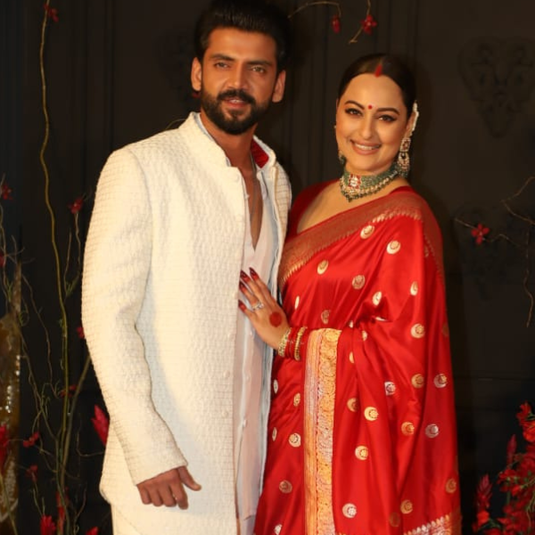 Sonakshi-Zaheer Wedding: ब्लैक सूट में दबंग गर्ल सोनाक्षी और जिगर के ...