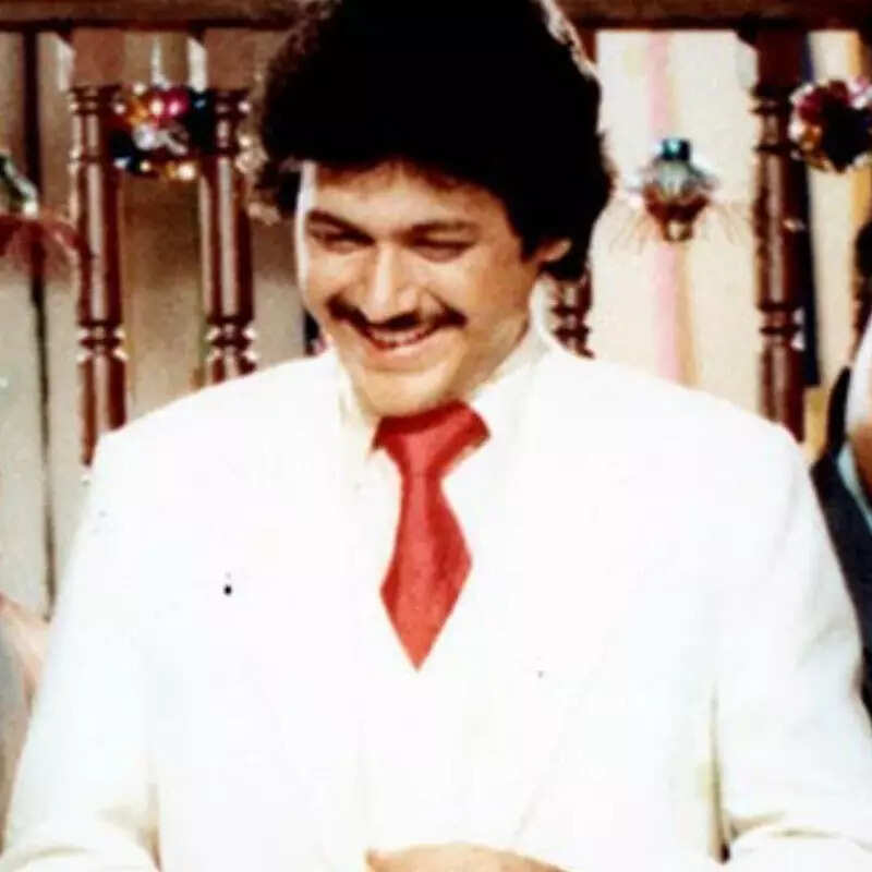 इन स्टार्स का एक समय पर चलता था बॉलीवुड में सिक्का अब खा रहे हैं दर-दर ...