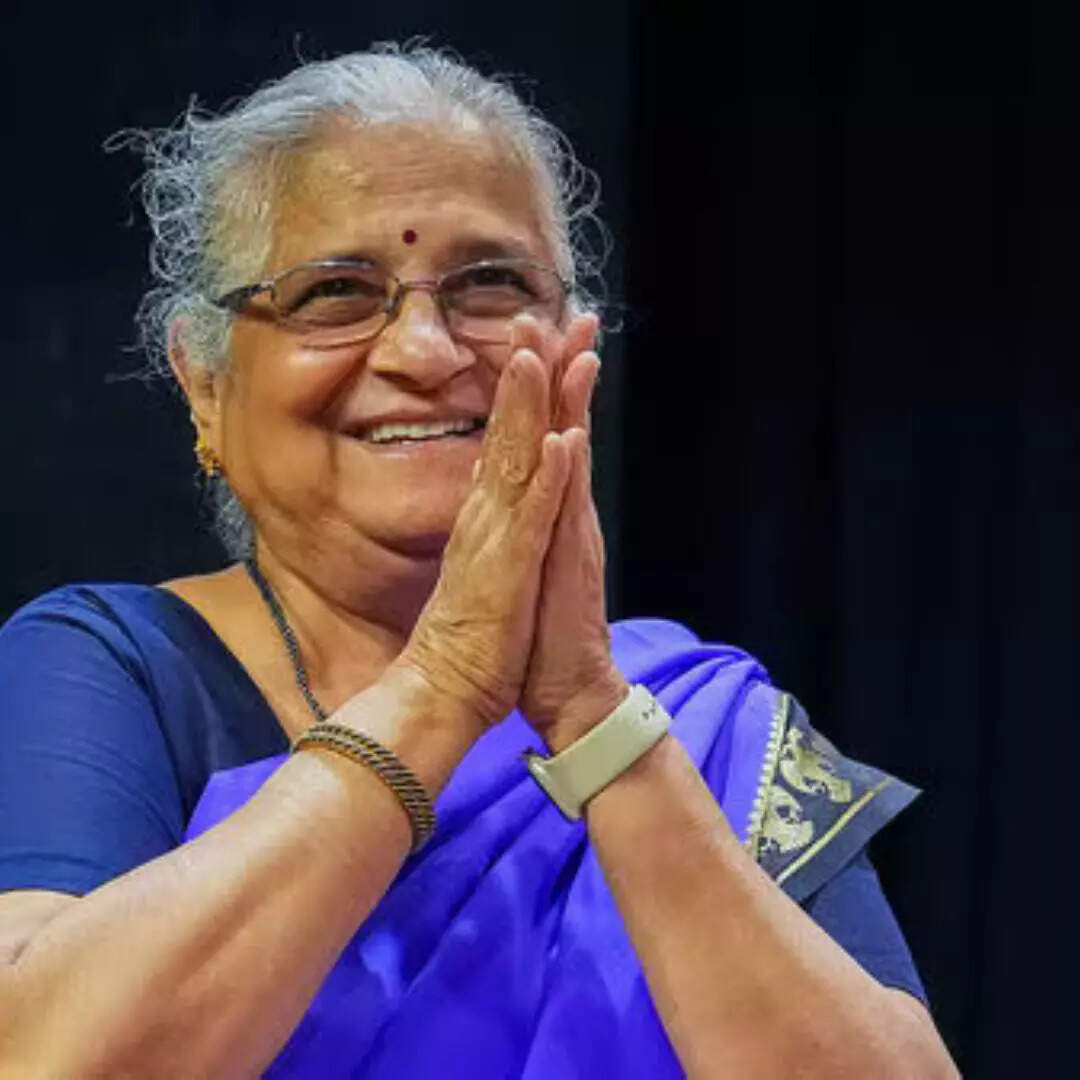 करोड़ों की मालकिन सुधा मूर्ति के लिए ऐसे अरबपति भी हैं गरीब, रद्दी लगती ...