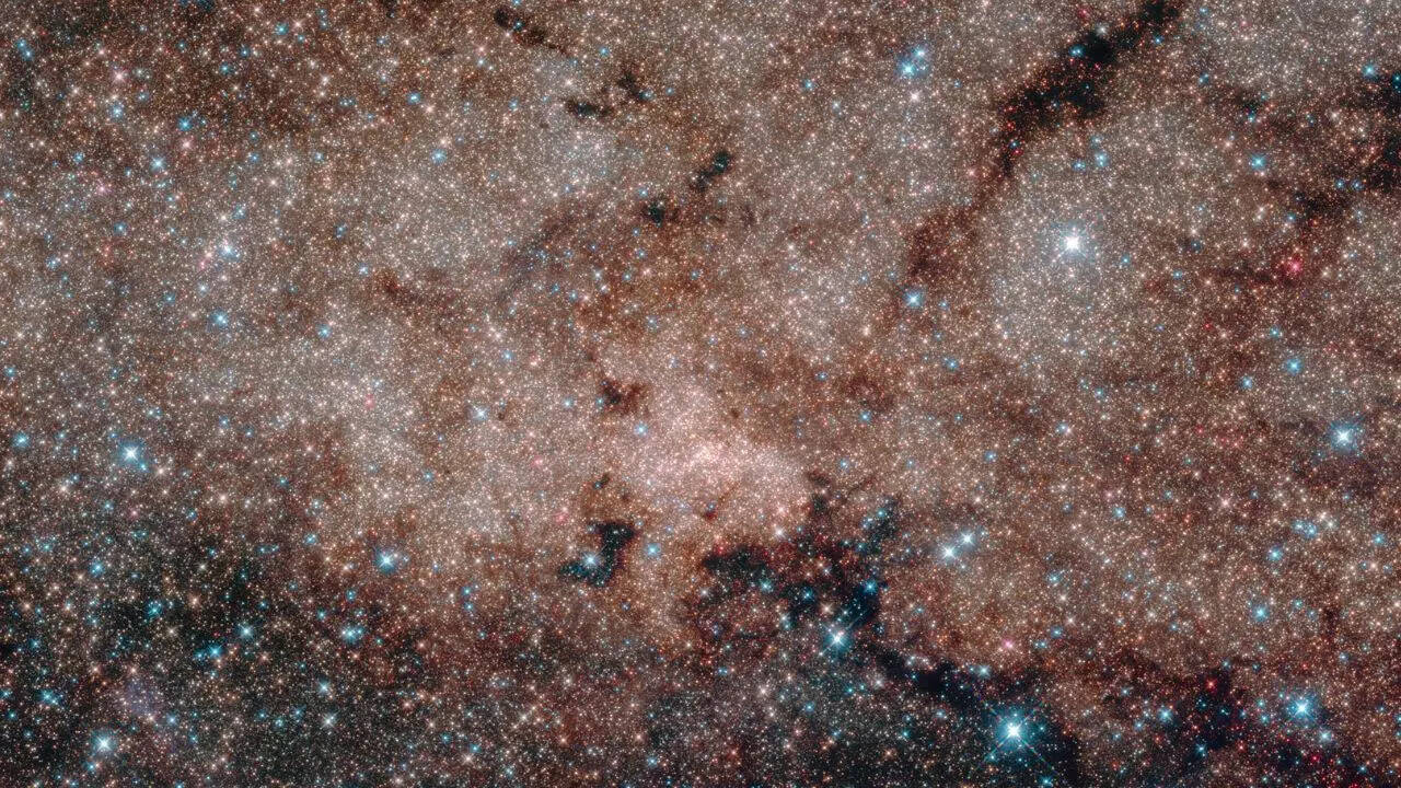 NASA ने छह तस्वीरों के जरिए दिखाई ब्रह्मांड की खूबसूरती; नजारा देख आप ...