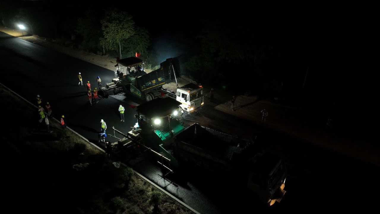 NHAI का दम, 100 घंटे में बिछा दिया था 100 किमी. लंबा एक्सप्रेसवे, देखती रह गई थी दुनिया - When ...