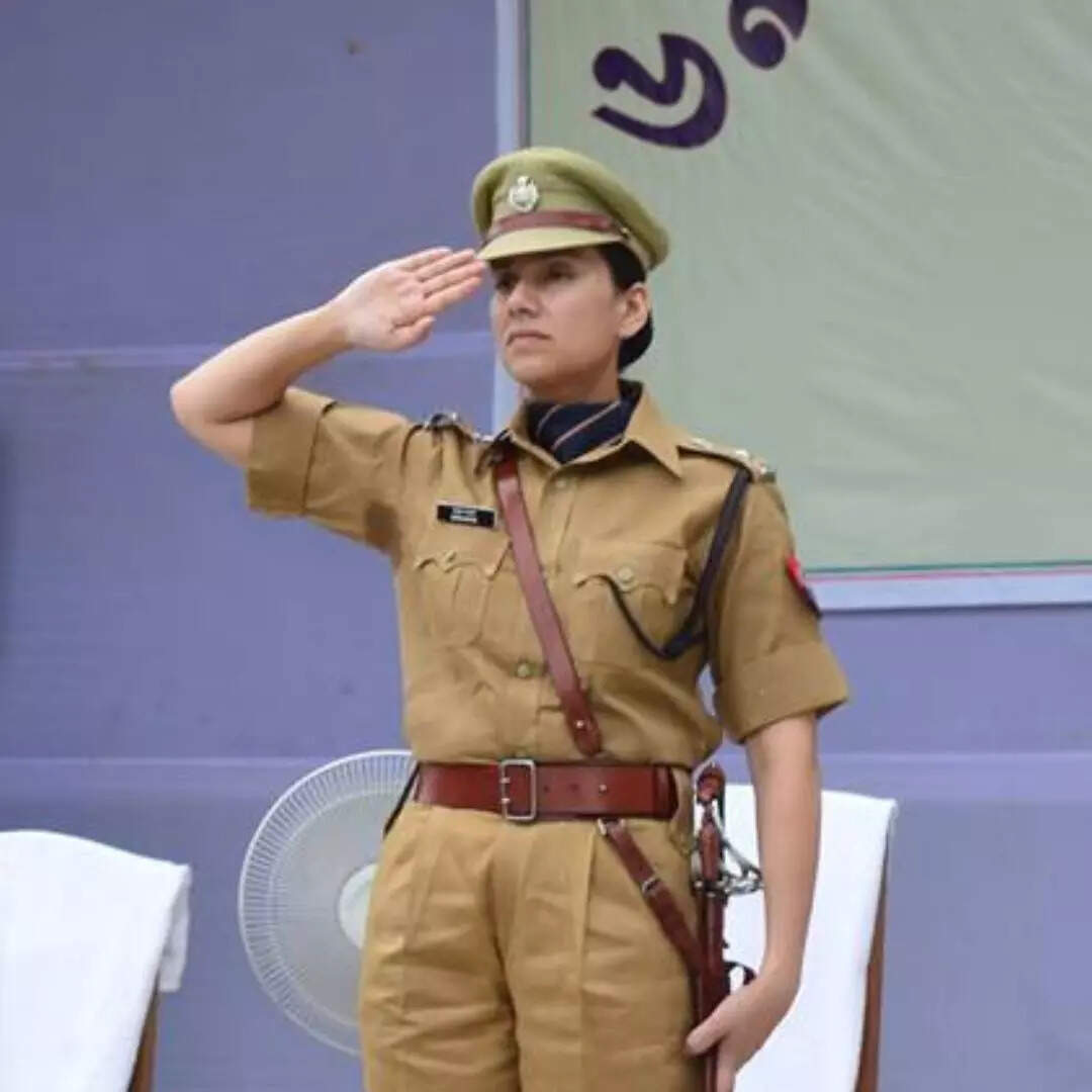 Success Story of IPS Sanjukta Parashar Beautiful IPS Officer Encounter ...