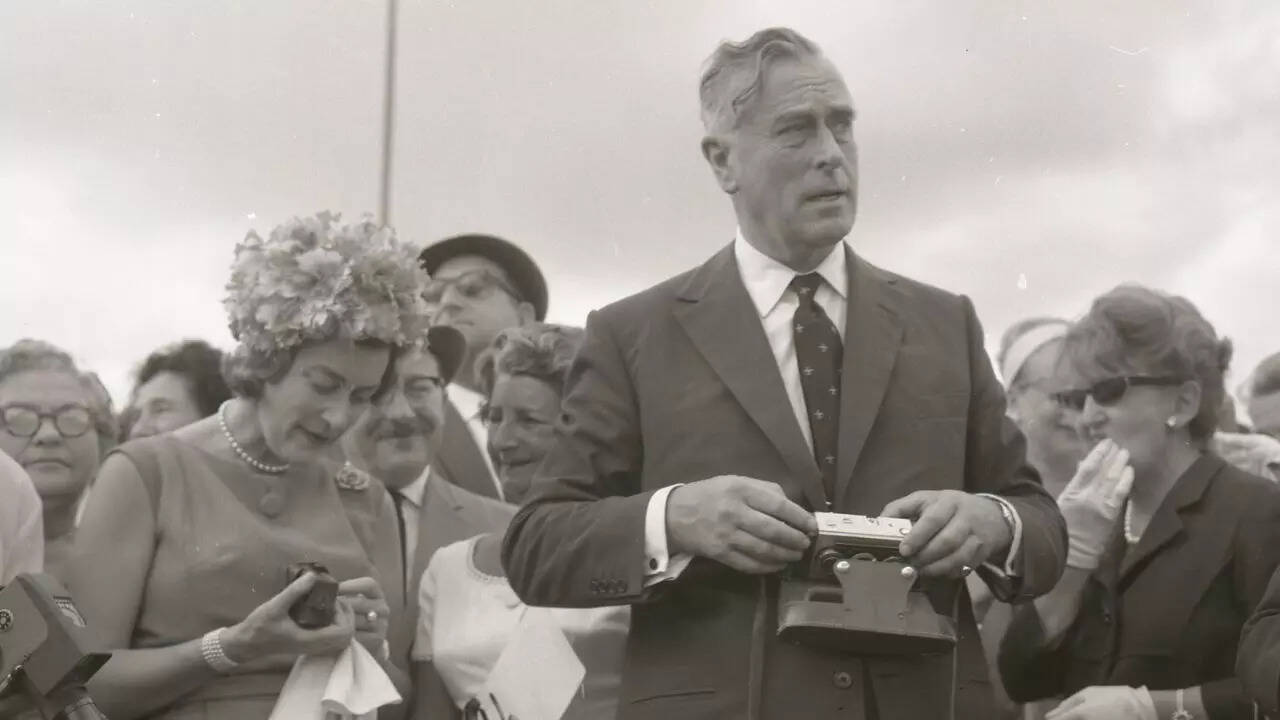 the man who divided India was killed by his own people lord mountbatten death reason - जिसने ...