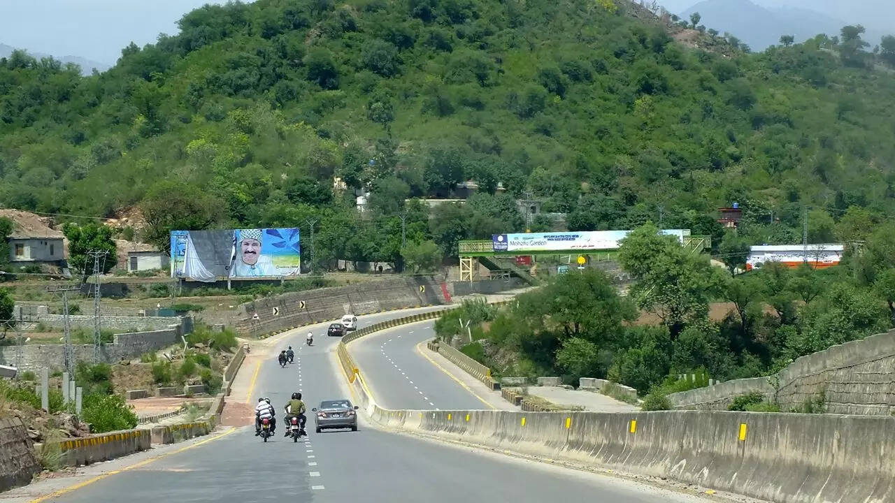 Pakistan largest expressway is 90 KM long connects 8 cities to Islamabad