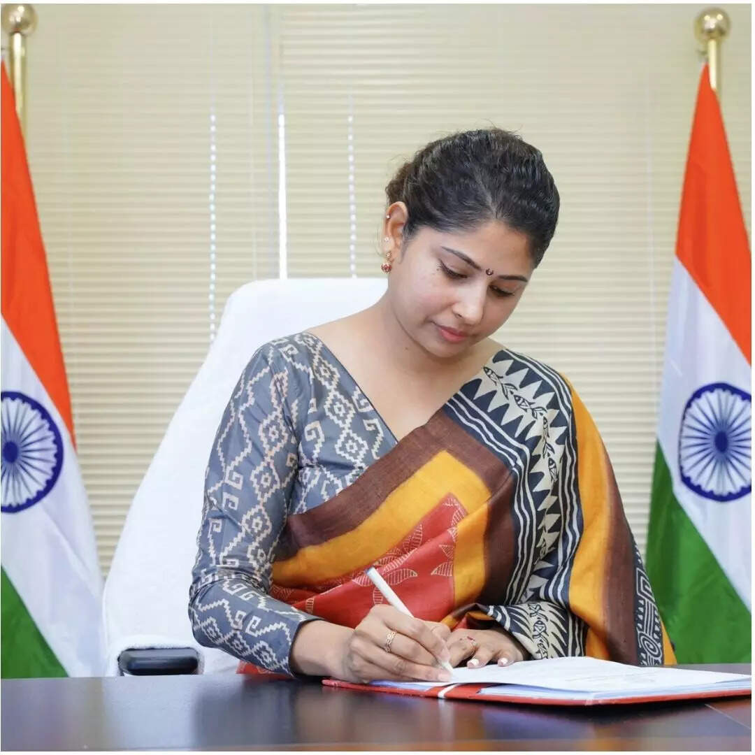 Most Beautiful IAS: देश की सबसे खूबसूरत IAS ऑफिसर, जिन्होंने UPSC ...