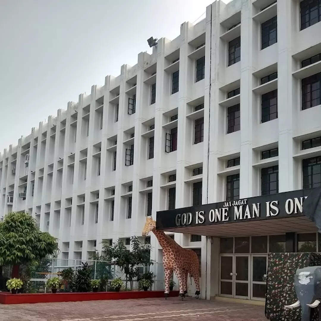 Worlds Largest School City Montessori School (CMS) in Lucknow See ...