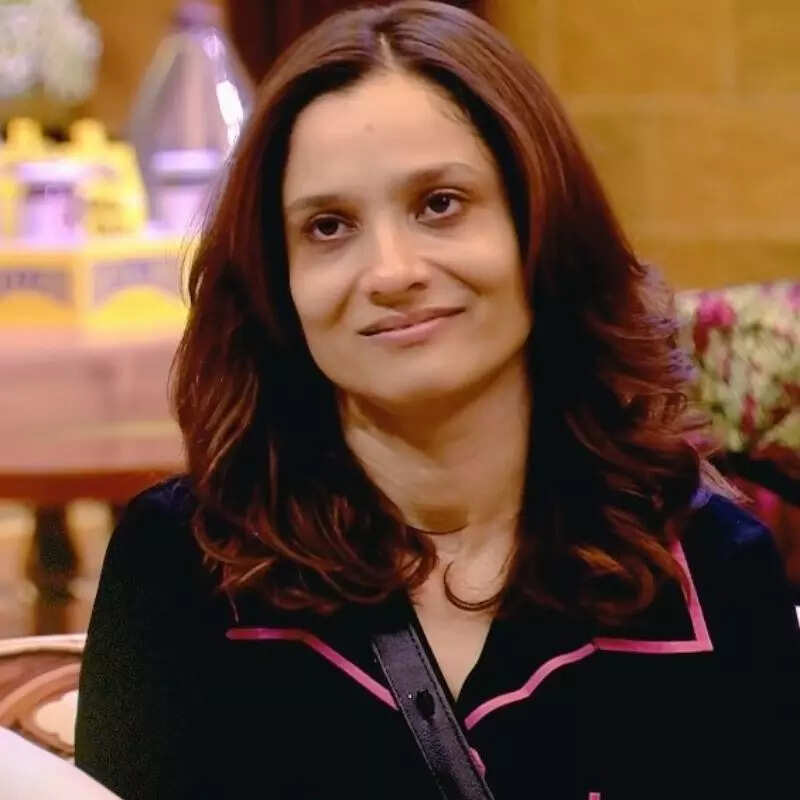 मेकअप की मोटी परत हटते ही ऐसी दिखती हैं ये 9 TV हसीनाएं, पल में बदल ...