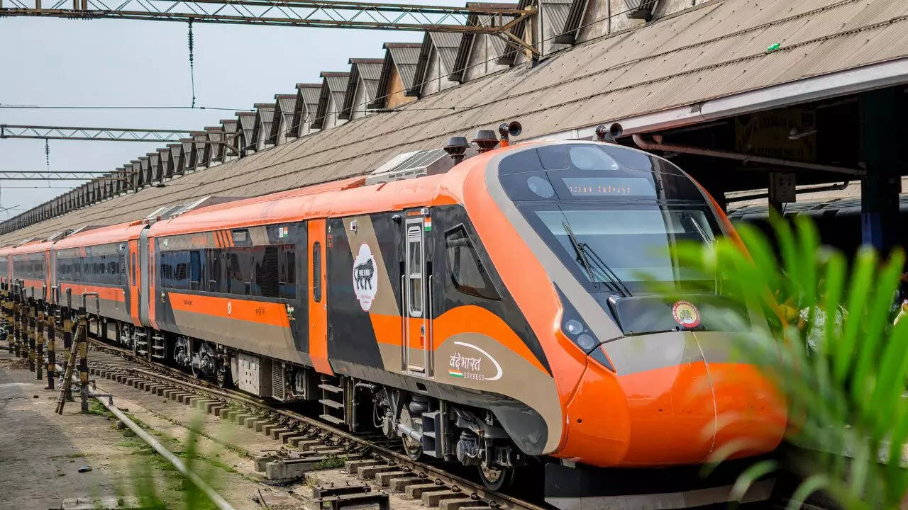 10 New Vande Bharat Express will be launch check Route Timing Ticket ...
