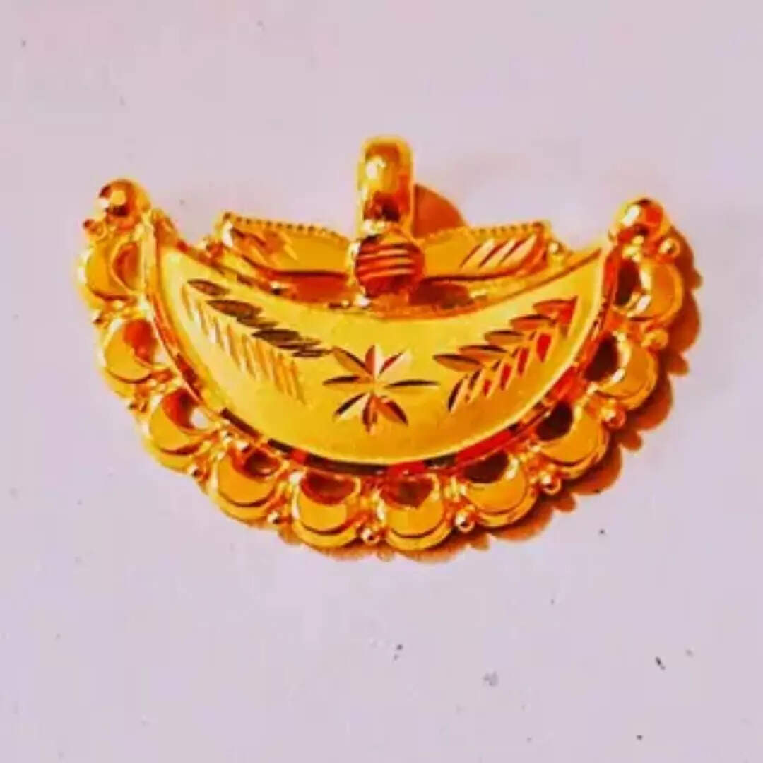 gold design jitiya locket, jitiya image gold: why do women wear jitiya ...