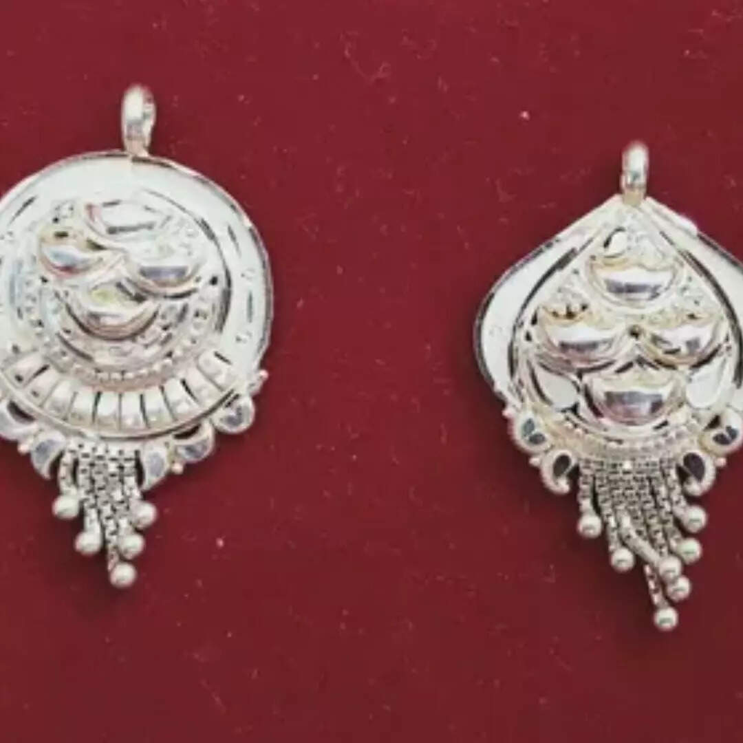 gold design jitiya locket, jitiya image gold: why do women wear jitiya ...