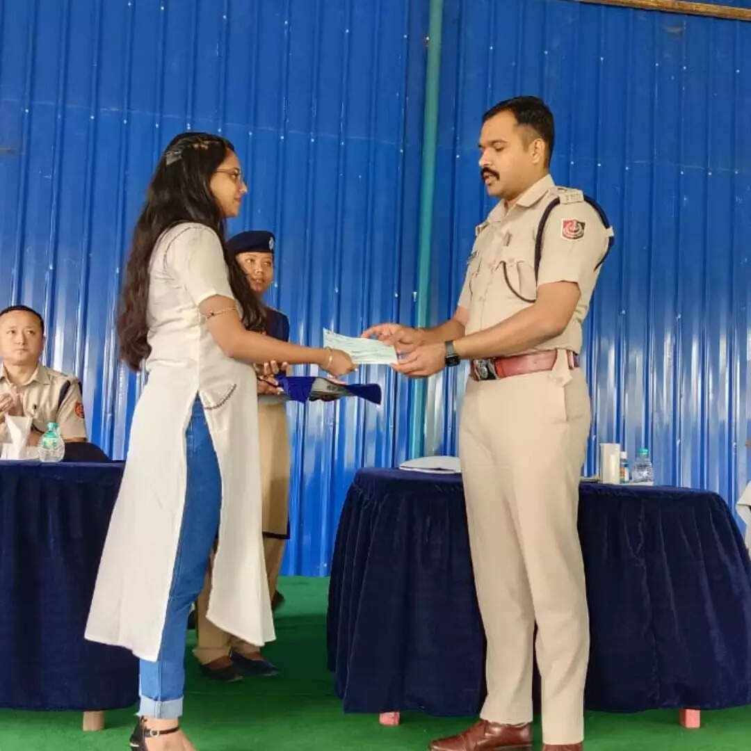 Success Story of IPS Umesh Ganpat 12th Fail Sold Milk on Cycle Know how ...