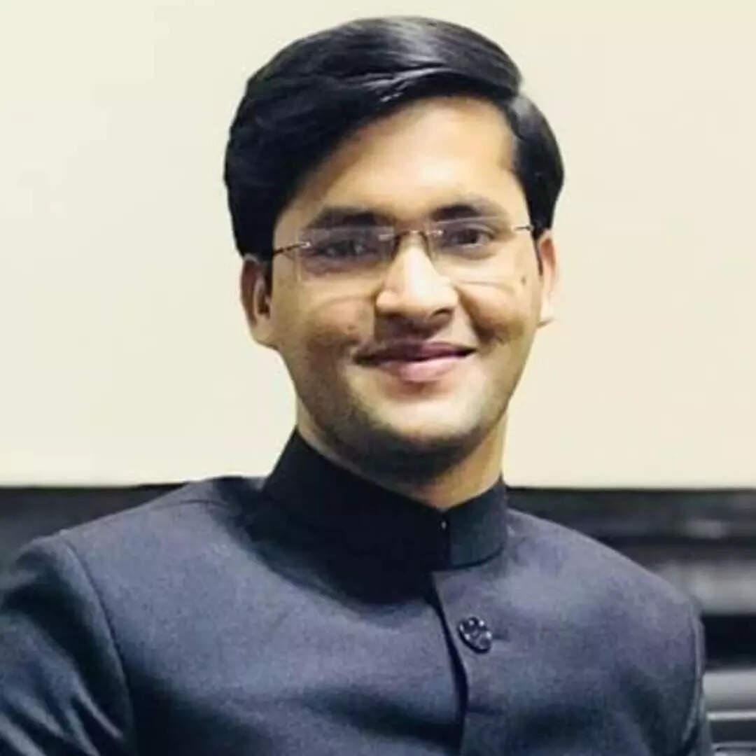 UPSC Success Story Of Youngest IAS Officer Ansar Shaikh Whose Father ...