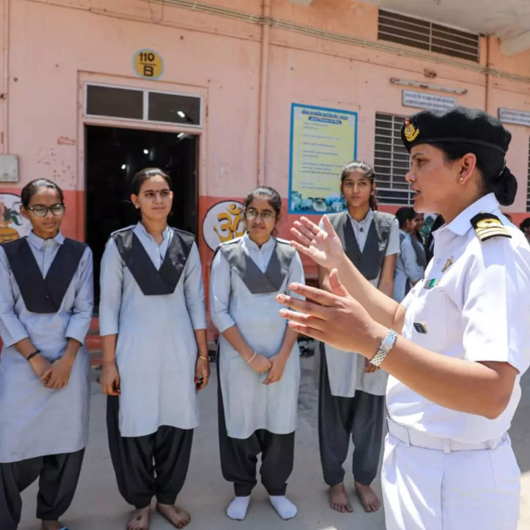 How To Join Indian Navy After 12th Gaduation Indian Navy Mein Kaise ...