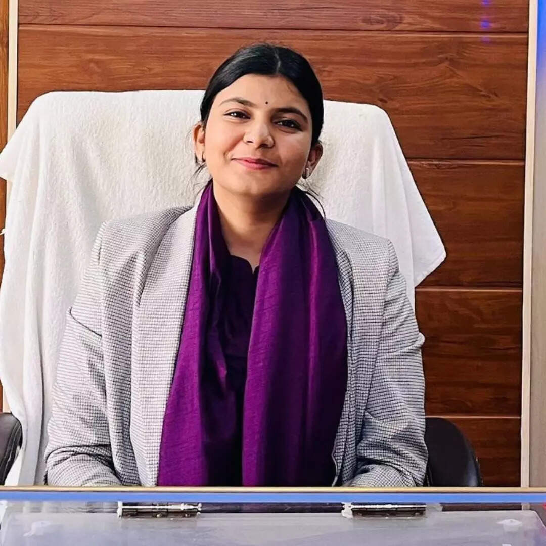 Success Story of SDM Disha Srivastava 4 Transfer in 3 Years Cracked UP ...