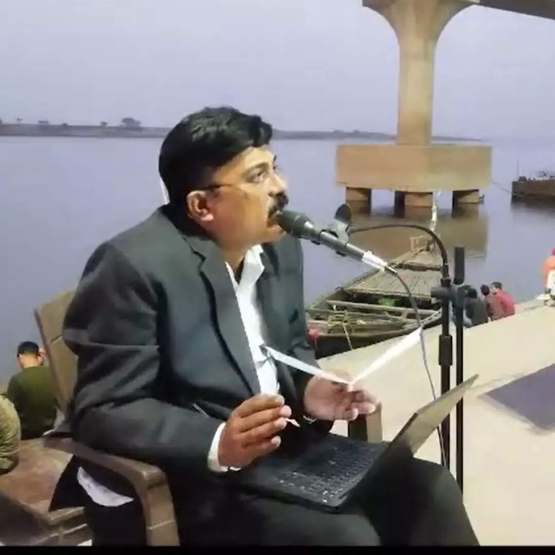 Success Story of Former IAS Arun Kumar Resigned as IAS Gives Free ...