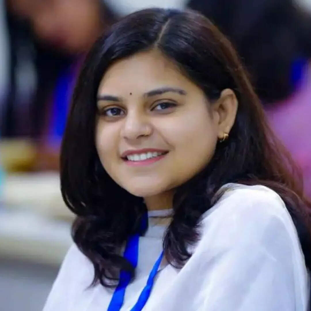 Success Story of SDM Priya Pathak Cracked MP PCS with Rank 1 Exam to ...