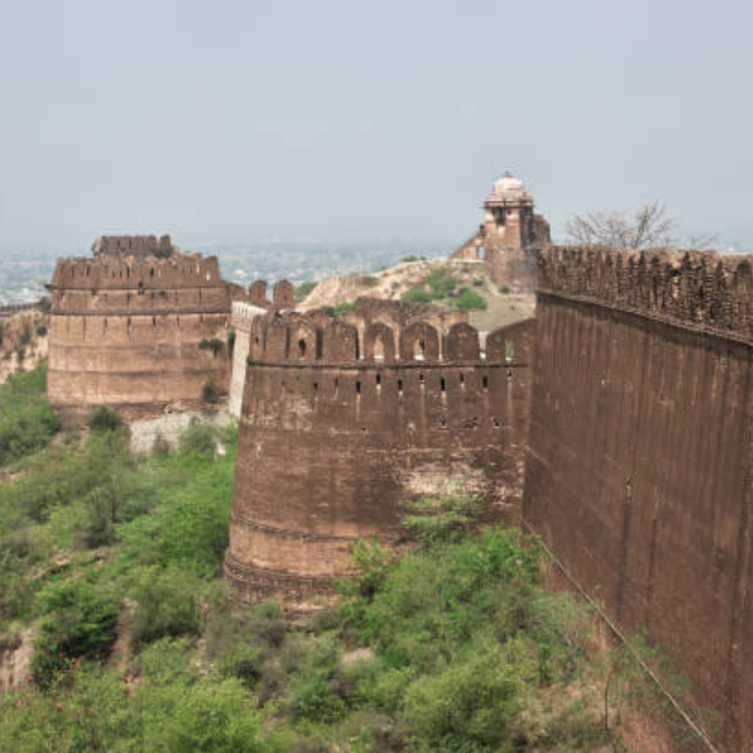Strongest Fort in India, Toughest Fort in India, Lohagarh Fort kaha hai ...