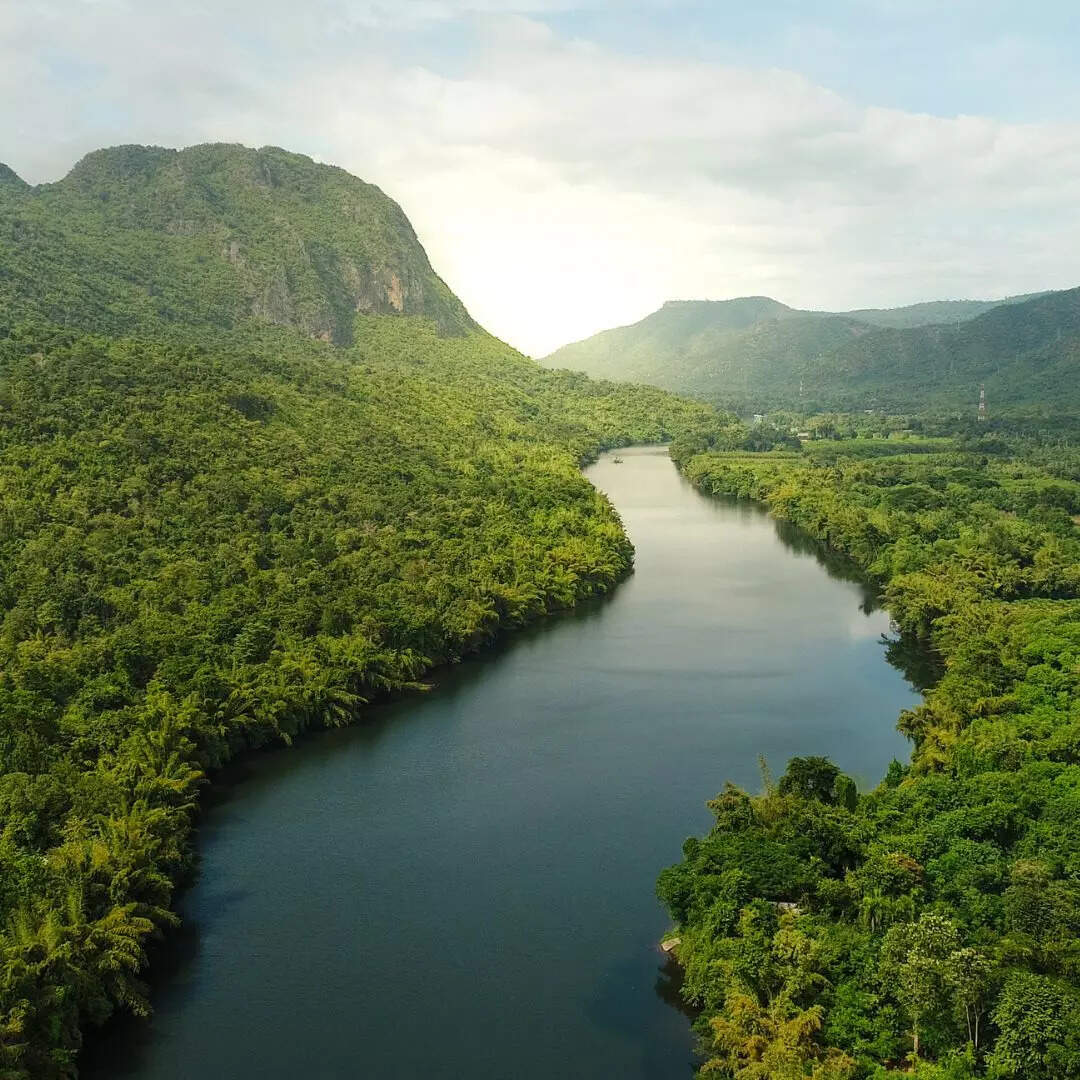 अरब सागर में गिरती हैं भारत की ये दो नदियां, जानें कितनी है लंबाई