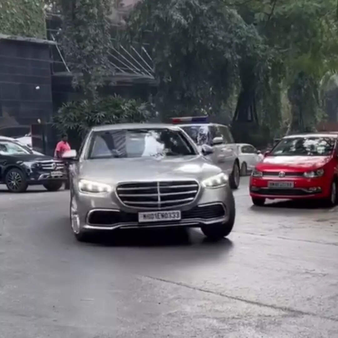 Mukesh Ambani Ultra Luxury Private Convoy Includes 15 Cars Worth Around ...