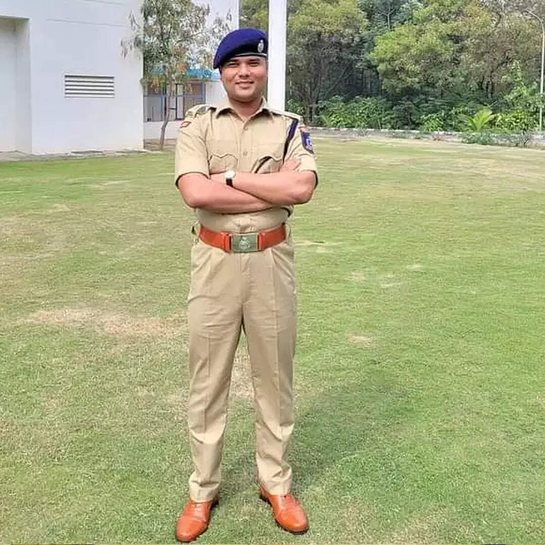 IPS Harshvardhan Singh cracked upsc in first attempt father is SDM IPS ...