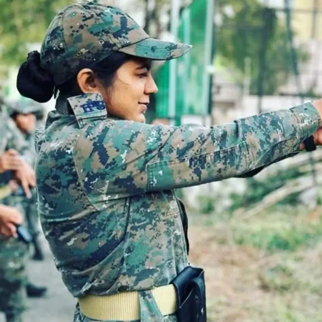 Success Story of IPS Shambhavi Mishra Cracked UPSC Twice Tips How to ...