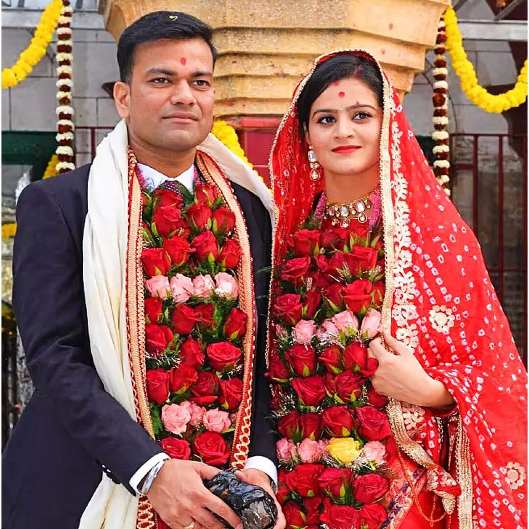 IAS Tushar singla IPS Navjot Simi Love Story: IAS and IPS Got married ...