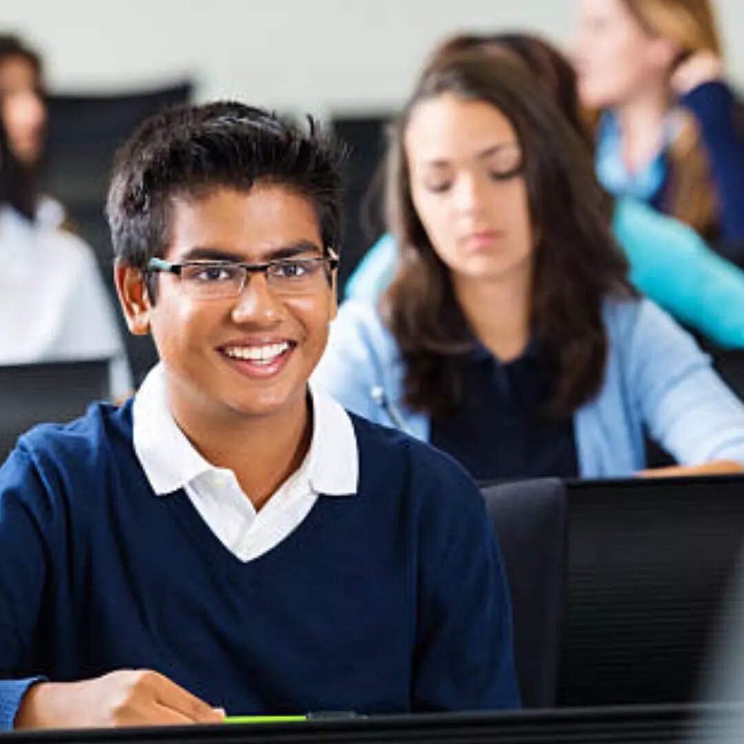 What Is Difference Between JEE And Neet Exam Know Which Is Best- JEE और NEET में क्या अंतर होता ...