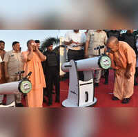 CM Yogi Adityanath saw the view of solar eclipse with telescope and ...