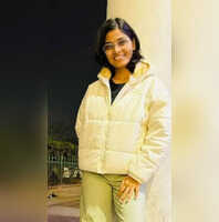 Neha singh rathore age husband name caste News: Who is UP mein ka ba ...