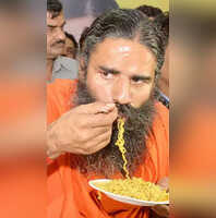 Baba Ramdev Diet Plan: दिन में दो बार भोजन और आधा लीटर दूध, ये है बाबा ...