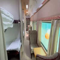 रेलवे ने चलाई ऐसी टूरिस्ट AC ट्रेन, हवाई जहाज का बिजनेस क्लास भी फेल