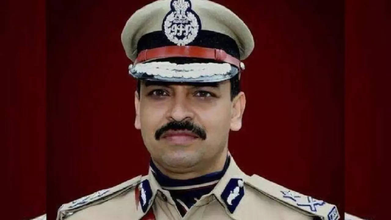 किसी ने 20 तो किसी ने 40 का भेजा उड़ाया, UP के इन 6 IPS अधिकारियों से ...