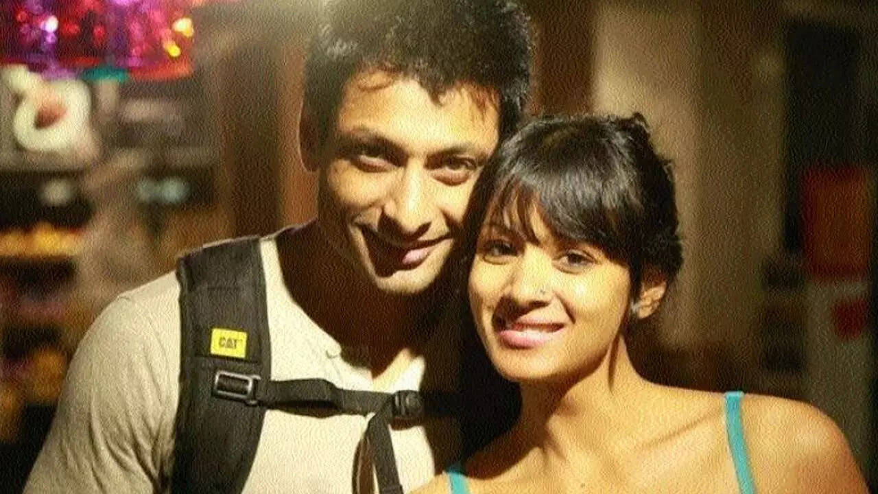 लग्जरी गाड़ियां भूलकर पति Nick Jones संग प्रियंका चोपड़ा ने की Auto की सवारी, वायरल हुईं तस्वीरें