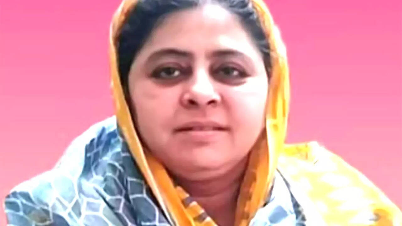 Atique Ahmed wife Shaista Parveen declared a mafia police said keeps ...